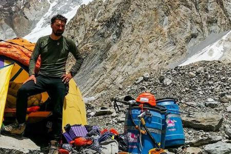 Impresionanta ascensiune pe vârful Broad Peak a alpinistului român Alex ...